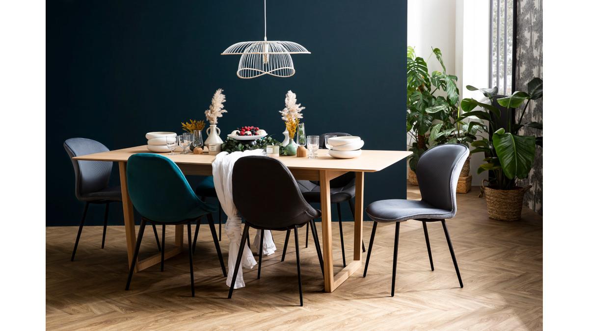Table scandinave : 22 modèles tendances à découvrir